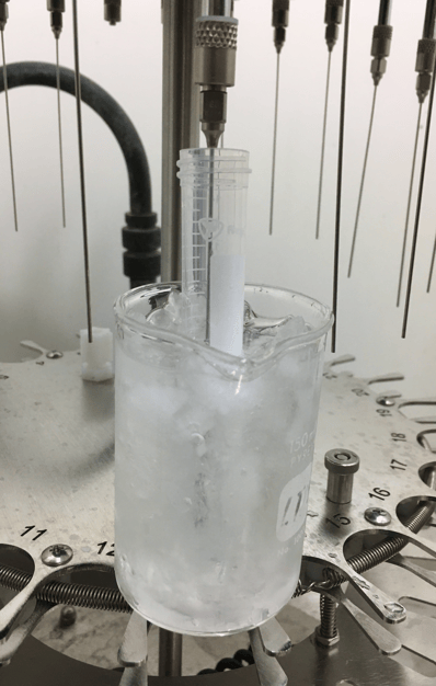 Proteomics Lab Uses Nitrogen Purge System to Purge O2 from Solution